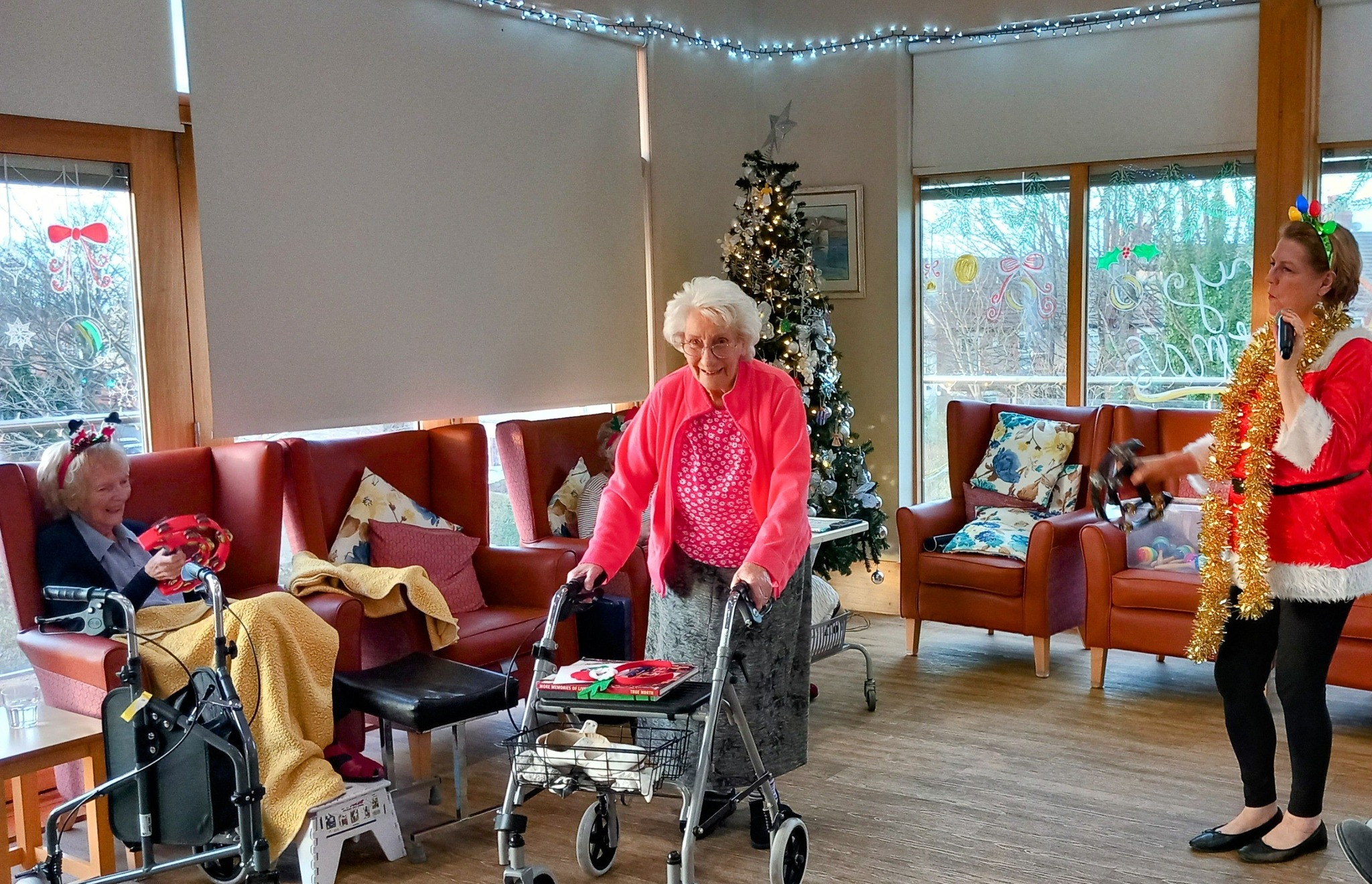 A Festive Afternoon with Sandra Currie | Abbeyfield Hoylake & West Kirby